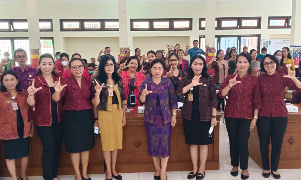 Ny. Sagung Antari Jaya Negara Buka Apresiasi Bunda PAUD Kecamatan dan ...