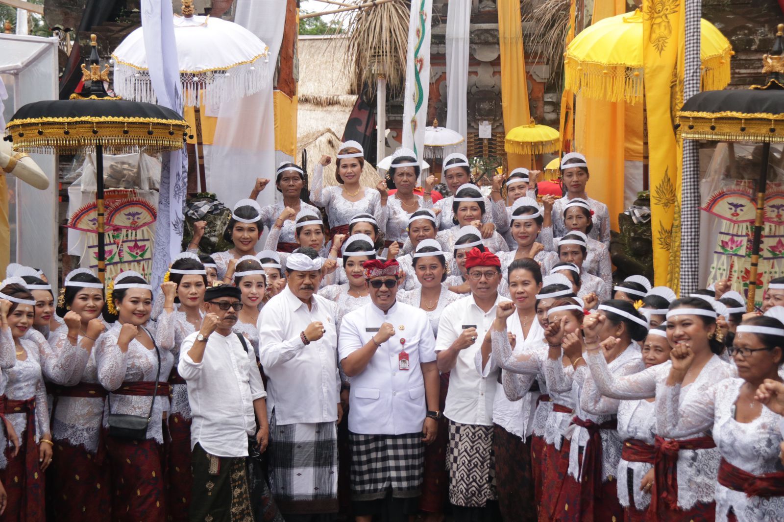 Bupati Sanjaya Puji Semangat Krama Desa Adat Kuwum dan Desa Beringkit ...