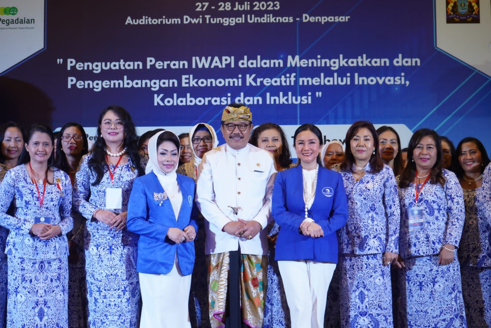 Wagub Cok Ace Kukuhkan DPD IWAPI Bali - baliilu.com