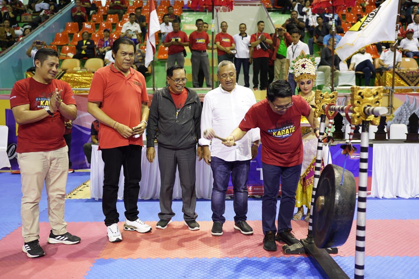 Sekda Adi Arnawa Buka Turnamen Ceki ST Wastra Kwanija - baliilu.com