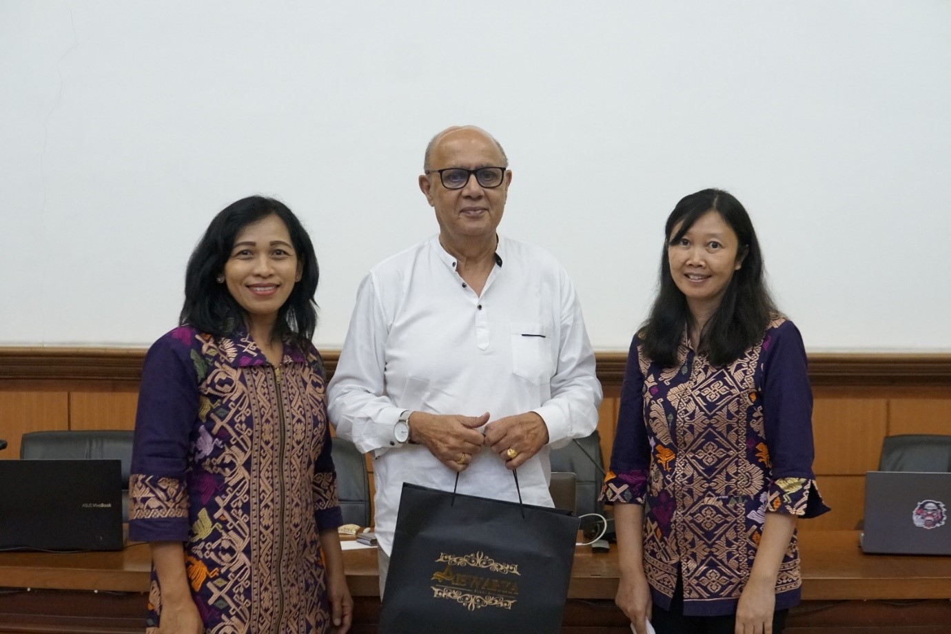 FK Unud Undang Narasumber dari Afrika Selatan - baliilu.com