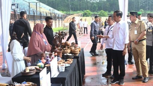 Presiden Jokowi Bersilaturahmi dengan Para Peserta Program Mekaar ...