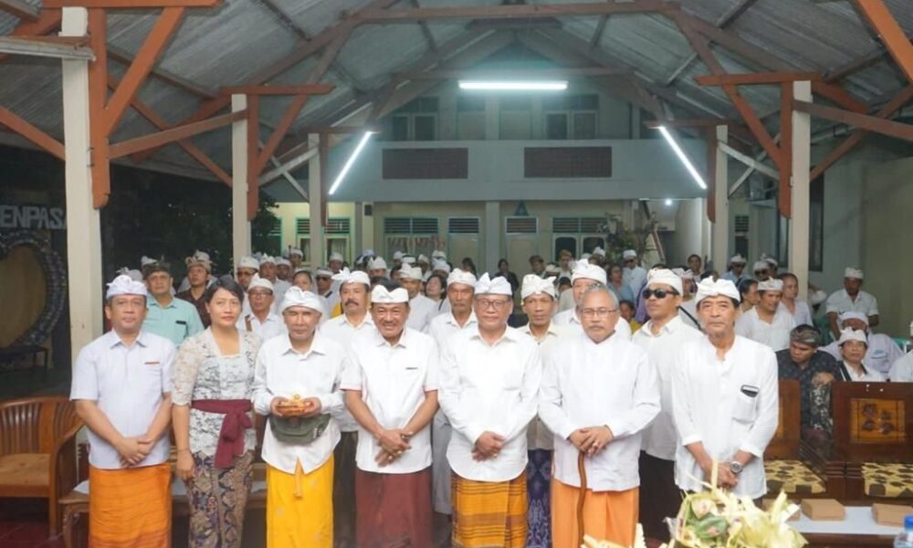Sekda Alit Wiradana Hadiri Malam Renungan Suci Siwaratri bersama ...