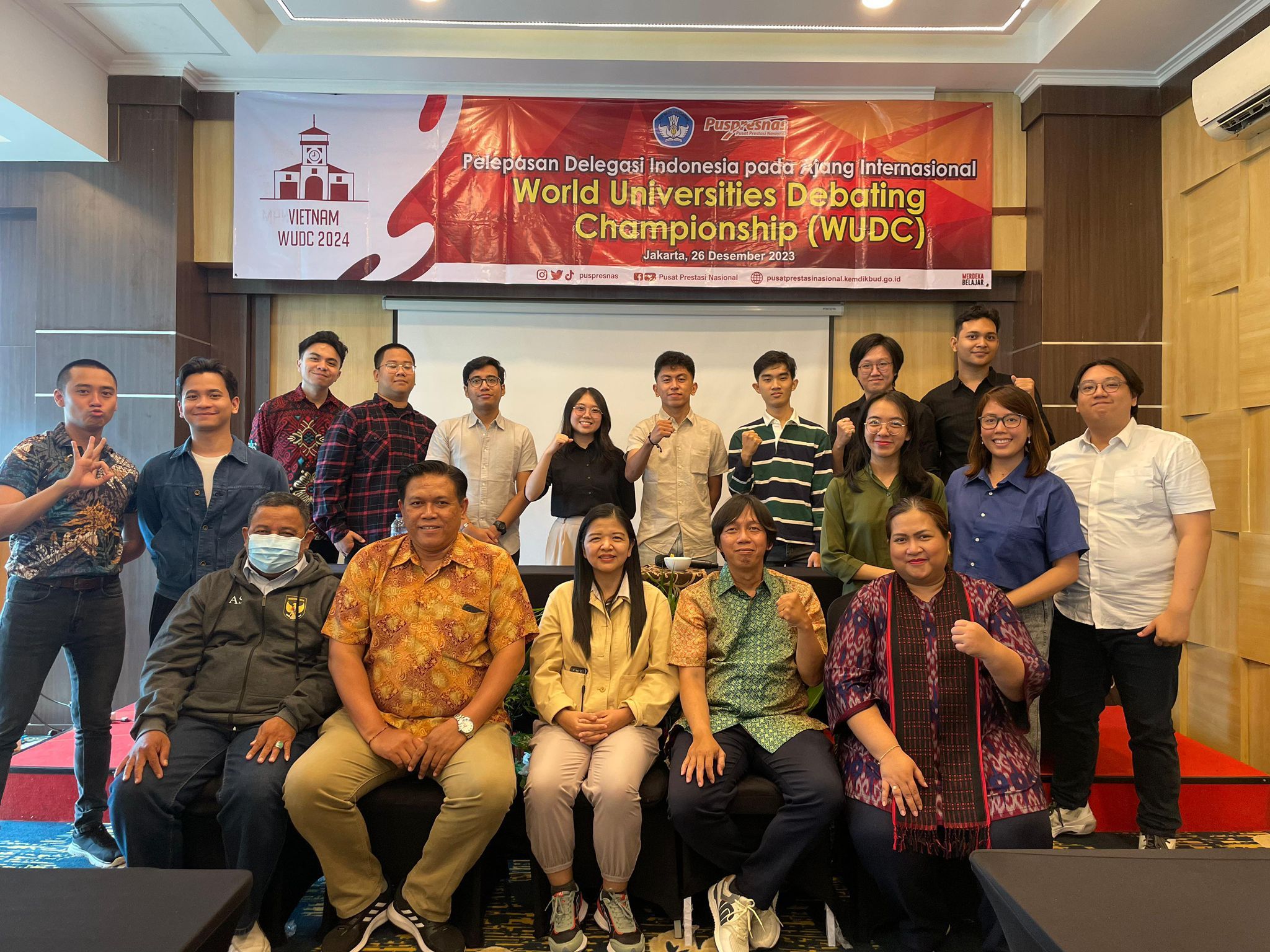 Tim Debat Unud Wakili Indonesia di Ajang WUDC - baliilu.com