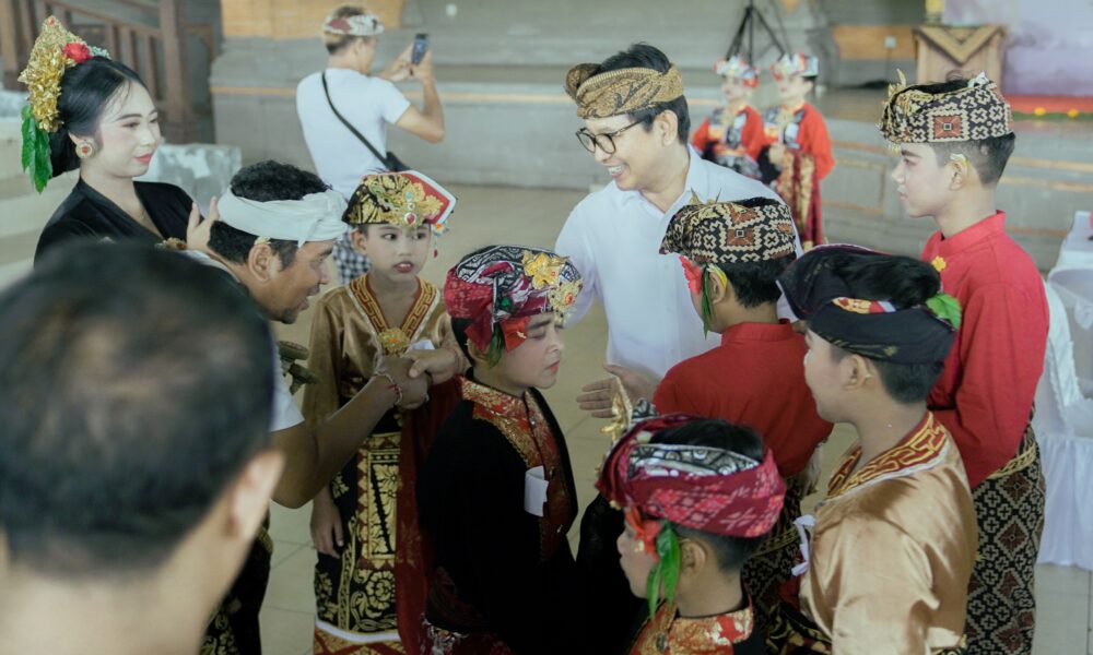 Komit Lestarikan Seni Budaya, Sekda Adi Arnawa Support Lomba Gender ...