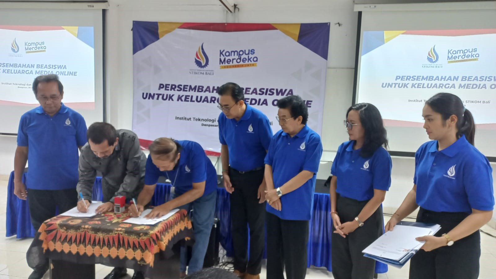 Dukung Kegiatan Perkuliahan, ITB STIKOM Bali Berikan Beasiswa bagi ...